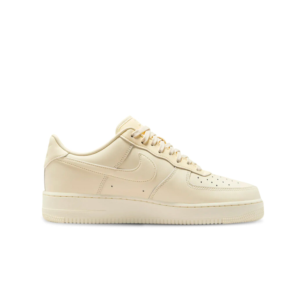 NIKE AIR FORCE 1 ´07 COCONUT MILK DM0211-101 | Veinte Avenida