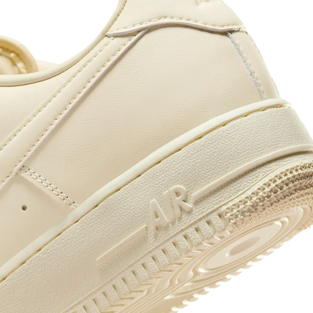 NIKE AIR FORCE 1 ´07 COCONUT MILK DM0211-101 | Veinte Avenida